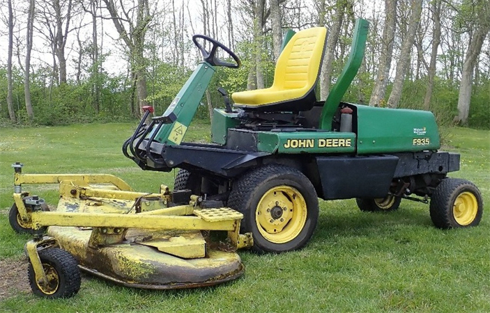 John Deere F915 & F935 Front Mower Operator’s Manual (Serial No.010001 ...